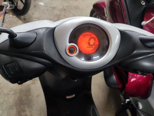 White Yamaha Neos 2015 in Panevezys, with an engine capacity of 0.05 L and mileage of 0 thousand km for 1450 €, photo 4 on AUTOMOTO.COM.LV