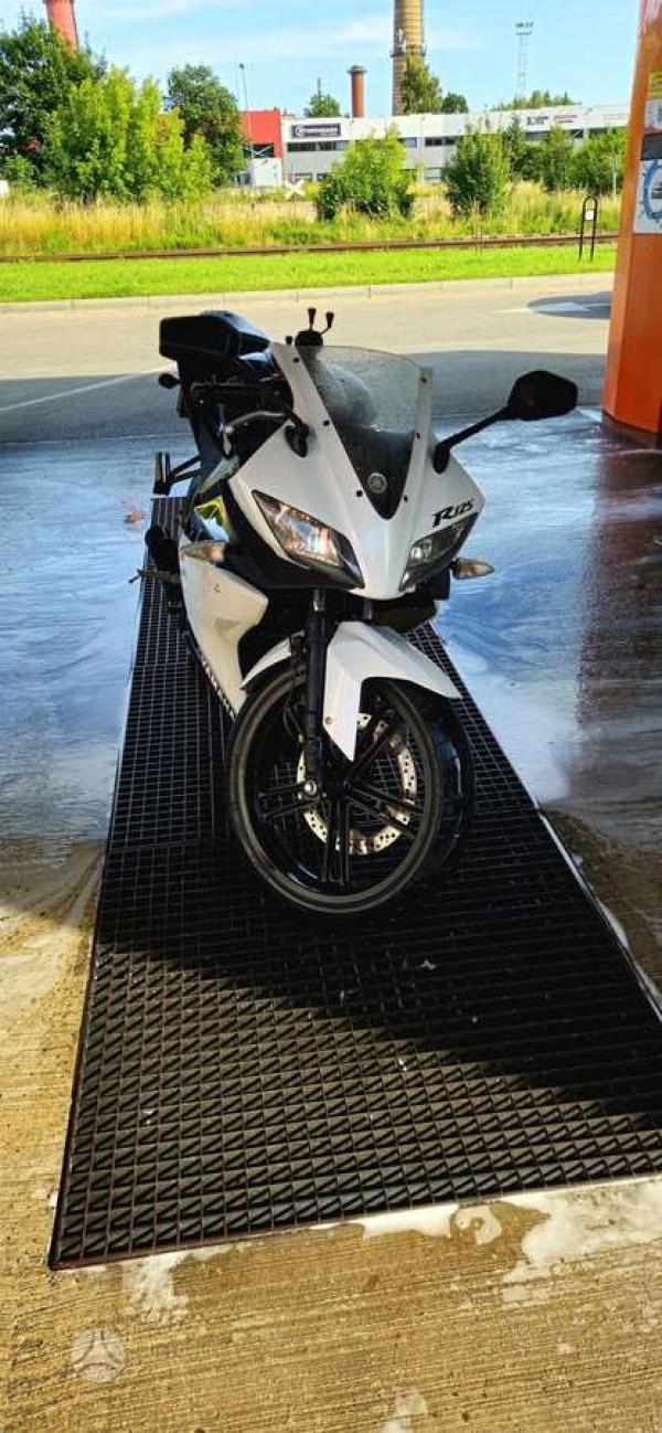 Black Yamaha R 125 2009 in Klaipeda, with an engine capacity of 0.13 L and mileage of 45 thousand km for 1650 €, photo 2 on AUTOMOTO.COM.LV
