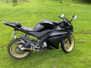 Черный Ямаха R 125 2010 в Пагегяй, объемом двигателя 0.13 л и пробегом 44 тыс. км за 1750 €, фото 3 на AUTOMOTO.COM.LV