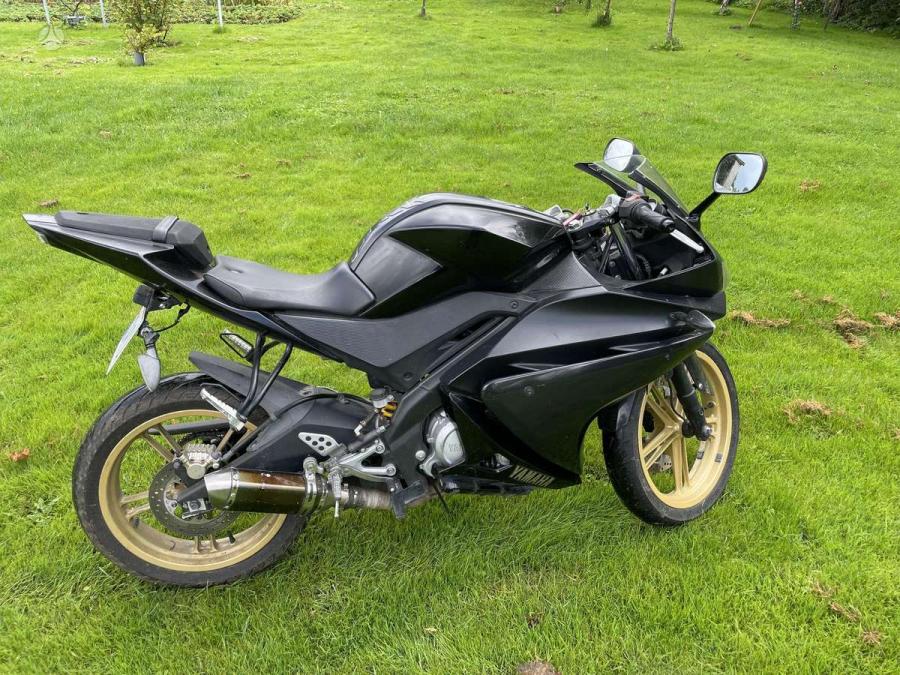Черный Ямаха R 125 2010 в Пагегяй, объемом двигателя 0.13 л и пробегом 44 тыс. км за 1750 €, фото 3 на AUTOMOTO.COM.LV