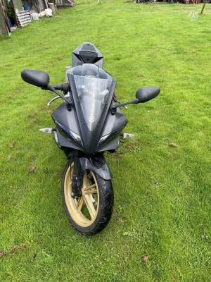 Черный Ямаха R 125 2010 в Пагегяй, объемом двигателя 0.13 л и пробегом 44 тыс. км за 1750 €, фото 5 на AUTOMOTO.COM.LV