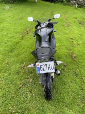 Черный Ямаха R 125 2010 в Пагегяй, объемом двигателя 0.13 л и пробегом 44 тыс. км за 1750 €, фото 6 на AUTOMOTO.COM.LV