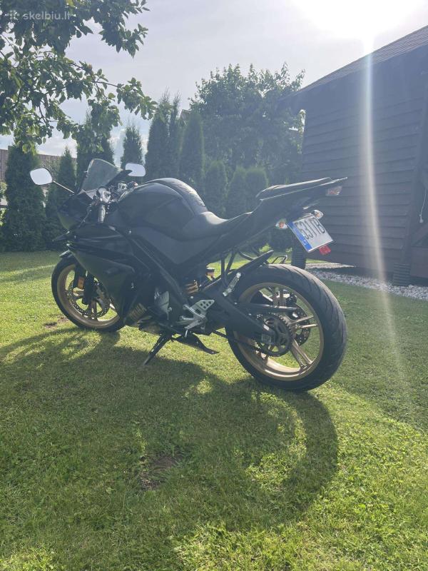 Melns Yamaha R 125 2010 Kelmė, ar dzinēja tilpumu 0.00 L un nobraukumu 45 tūkst. km par 1800 €, foto 6 vietnē AUTOMOTO.COM.LV