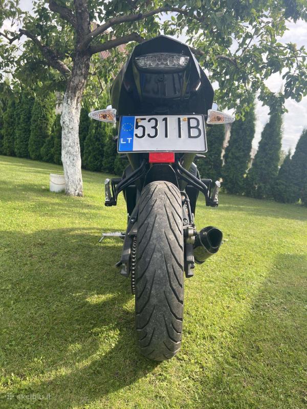 Melns Yamaha R 125 2010 Kelmė, ar dzinēja tilpumu 0.00 L un nobraukumu 45 tūkst. km par 1800 €, foto 8 vietnē AUTOMOTO.COM.LV
