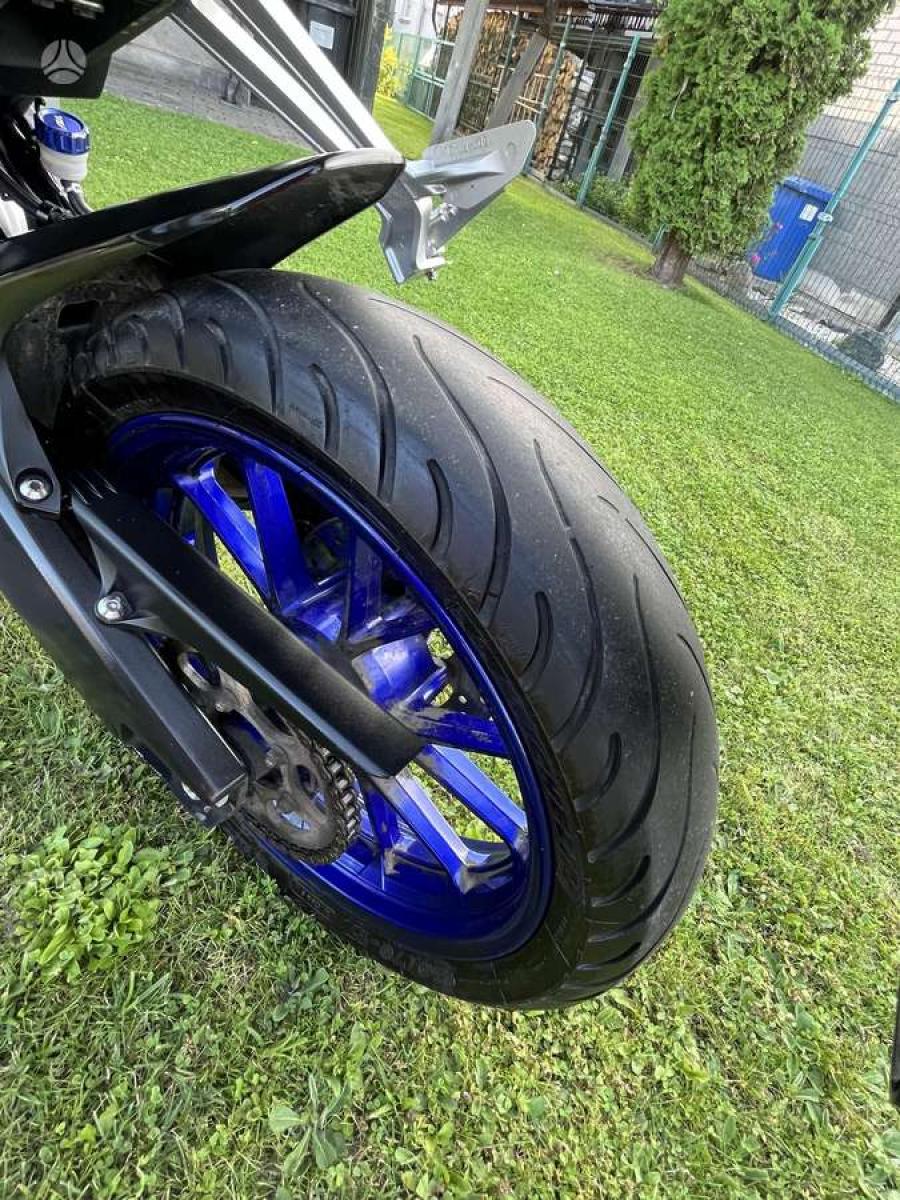 Синий Ямаха R 125 2017 в Шяуляй, объемом двигателя 0.13 л и пробегом 18 тыс. км за 3000 €, фото 10 на AUTOMOTO.COM.LV