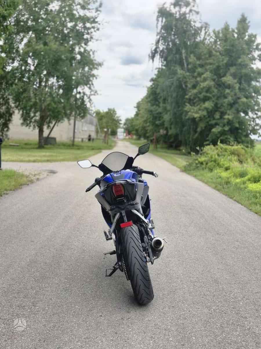 Blue Yamaha R 125 2020 in Prienai, with an engine capacity of 0.13 L and mileage of 24 thousand km for 3150 €, photo 5 on AUTOMOTO.COM.LV
