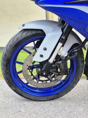 Blue Yamaha R 125 2020 in Prienai, with an engine capacity of 0.13 L and mileage of 24 thousand km for 3150 €, photo 18 on AUTOMOTO.COM.LV