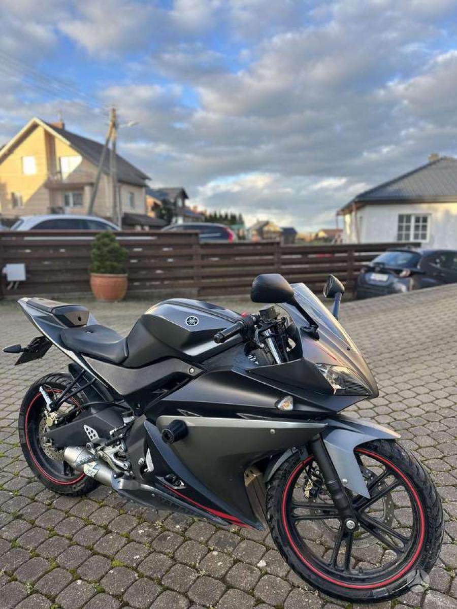 Grey Yamaha R 125 2013 in Klaipeda, with an engine capacity of 0.13 L and mileage of 16 thousand km for 2200 €, photo 1 on AUTOMOTO.COM.LV