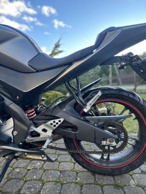 Grey Yamaha R 125 2013 in Klaipeda, with an engine capacity of 0.13 L and mileage of 16 thousand km for 2200 €, photo 5 on AUTOMOTO.COM.LV