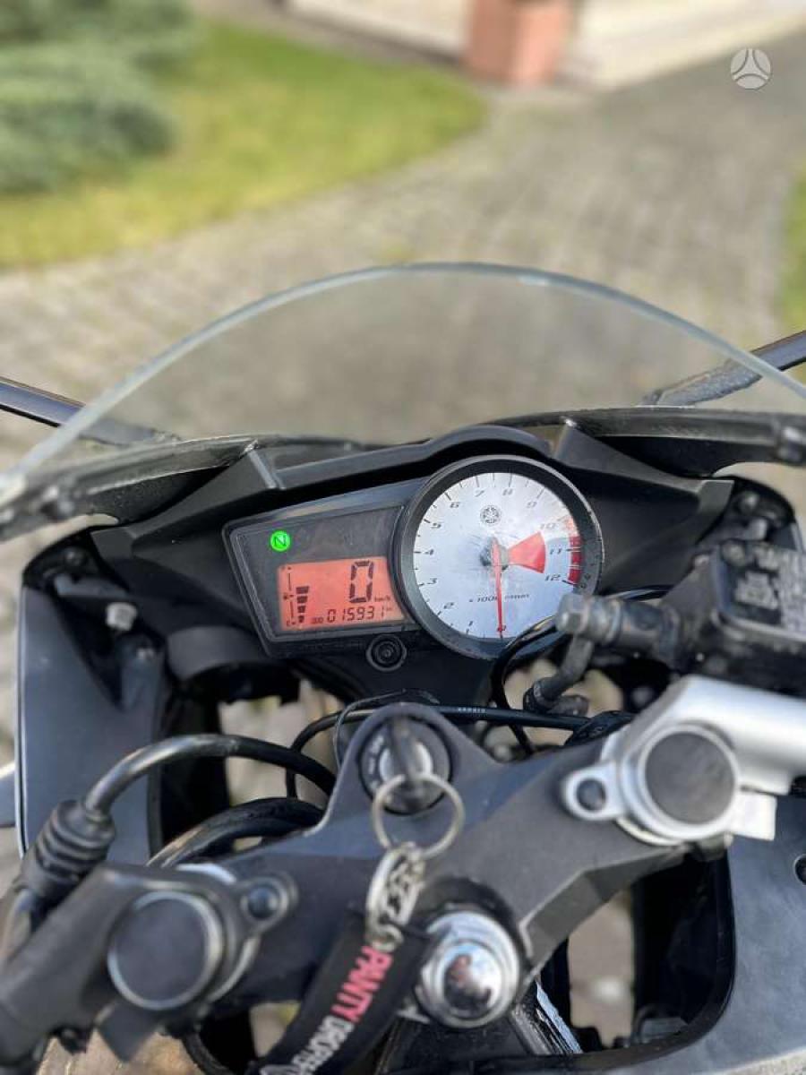 Grey Yamaha R 125 2013 in Klaipeda, with an engine capacity of 0.13 L and mileage of 16 thousand km for 2200 €, photo 10 on AUTOMOTO.COM.LV