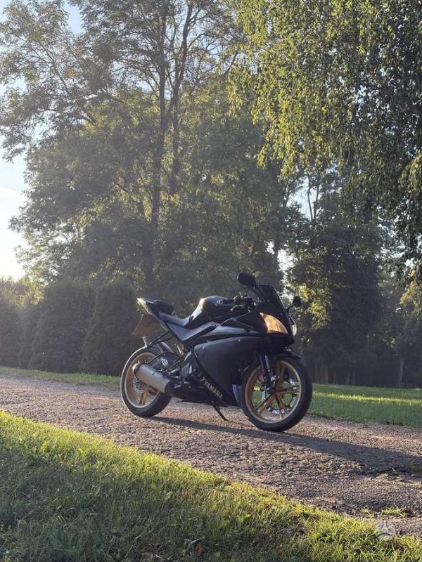 Yamaha R 125 2010 Jonava, ar dzinēja tilpumu 0.13 L un nobraukumu 46 tūkst. km par 1650 €, foto 1 vietnē AUTOMOTO.COM.LV