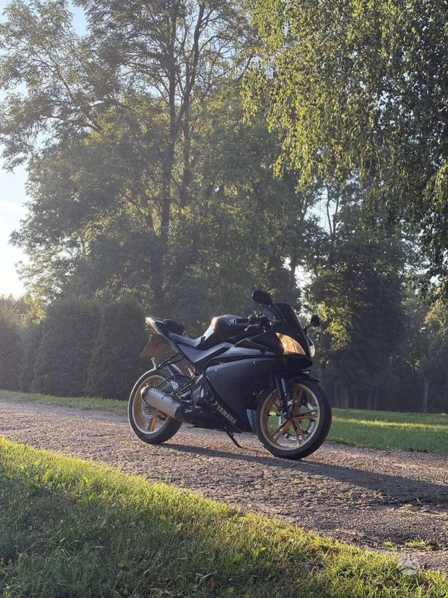 Yamaha R 125 2010 Jonava, ar dzinēja tilpumu 0.13 L un nobraukumu 46 tūkst. km par 1650 €, foto 1 vietnē AUTOMOTO.COM.LV