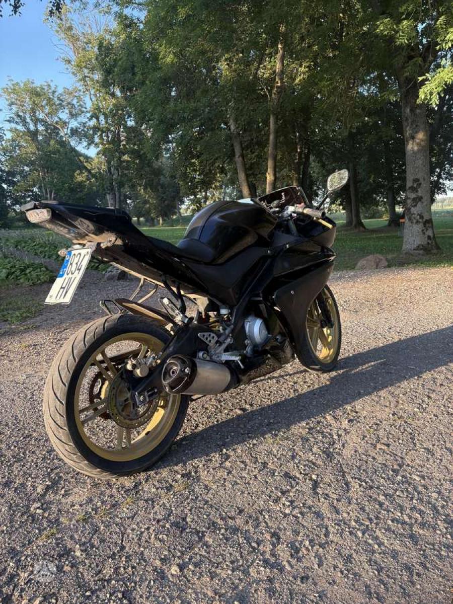 Yamaha R 125 2010 Jonava, ar dzinēja tilpumu 0.13 L un nobraukumu 46 tūkst. km par 1650 €, foto 3 vietnē AUTOMOTO.COM.LV