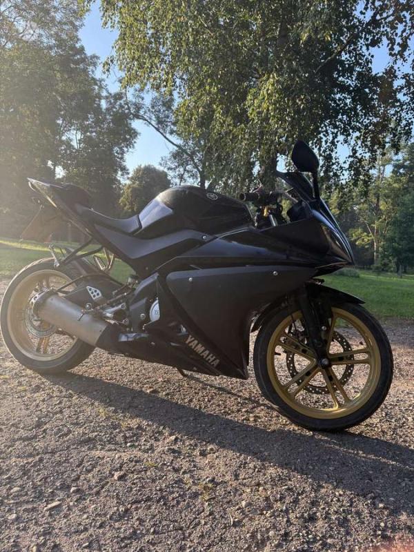 Yamaha R 125 2010 Jonava, ar dzinēja tilpumu 0.13 L un nobraukumu 46 tūkst. km par 1650 €, foto 4 vietnē AUTOMOTO.COM.LV