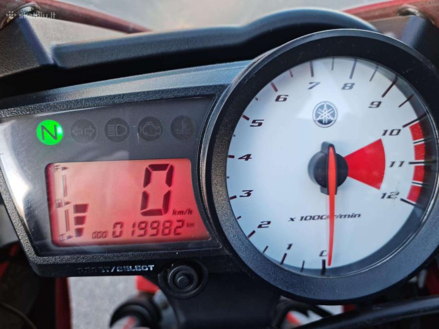 Красный Ямаха R 125 2009 в Алитус, объемом двигателя 0.13 л и пробегом 20 тыс. км за 2050 €, фото 15 на AUTOMOTO.COM.LV