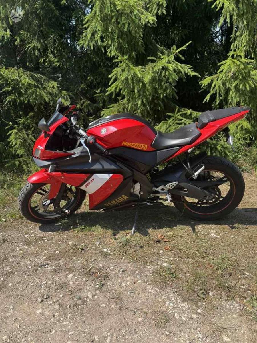 Красный Ямаха R 125 2010 в Утена, объемом двигателя 0.13 л и пробегом 50 тыс. км за 1850 €, фото 1 на AUTOMOTO.COM.LV