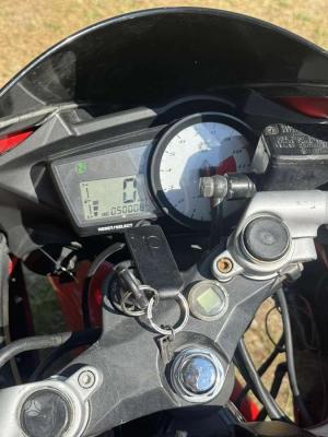 Красный Ямаха R 125 2010 в Утена, объемом двигателя 0.13 л и пробегом 50 тыс. км за 1850 €, фото 9 на AUTOMOTO.COM.LV