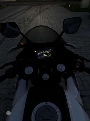 White Yamaha R 125 2023 in Siauliai, with an engine capacity of 0.13 L and mileage of 13 thousand km for 4500 €, photo 7 on AUTOMOTO.COM.LV