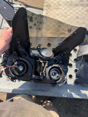 Black Yamaha R1 2002 in Ukmerge, with an engine capacity of 1.00 L and mileage of 100 thousand km for 1500 €, photo 14 on AUTOMOTO.COM.LV