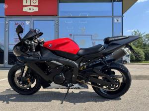 Melns Yamaha R1 2003 Viļņa, ar dzinēja tilpumu 1.00 L un nobraukumu 40 tūkst. km par 3599 €, foto 7 vietnē AUTOMOTO.COM.LV