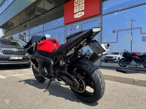Melns Yamaha R1 2003 Viļņa, ar dzinēja tilpumu 1.00 L un nobraukumu 40 tūkst. km par 3599 €, foto 8 vietnē AUTOMOTO.COM.LV