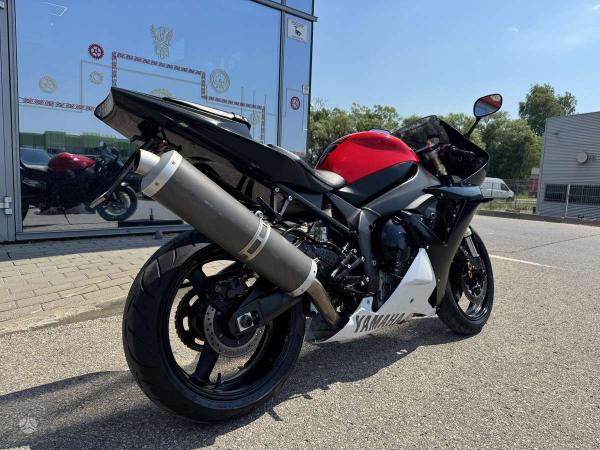 Black Yamaha R1 2003 in Vilnius, with an engine capacity of 1.00 L and mileage of 40 thousand km for 3599 €, photo 8 on AUTOMOTO.COM.LV