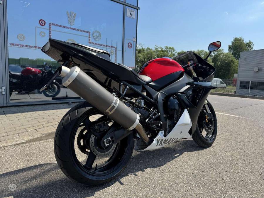 Melns Yamaha R1 2003 Viļņa, ar dzinēja tilpumu 1.00 L un nobraukumu 40 tūkst. km par 3599 €, foto 9 vietnē AUTOMOTO.COM.LV
