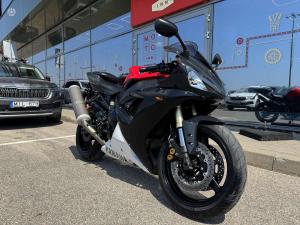 Melns Yamaha R1 2003 Viļņa, ar dzinēja tilpumu 1.00 L un nobraukumu 40 tūkst. km par 3599 €, foto 11 vietnē AUTOMOTO.COM.LV