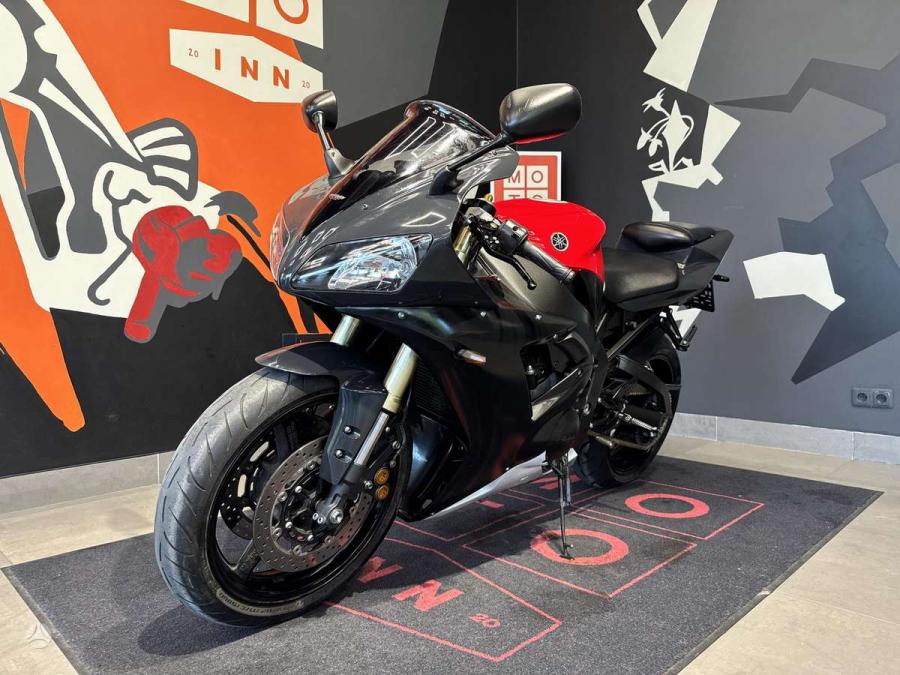 Melns Yamaha R1 2003 Viļņa, ar dzinēja tilpumu 1.00 L un nobraukumu 40 tūkst. km par 3599 €, foto 12 vietnē AUTOMOTO.COM.LV