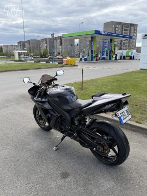 Черный Ямаха R1 2004 в Мажейкяй, объемом двигателя 1.00 л и пробегом 35 тыс. км за 4699 €, фото 6 на AUTOMOTO.COM.LV