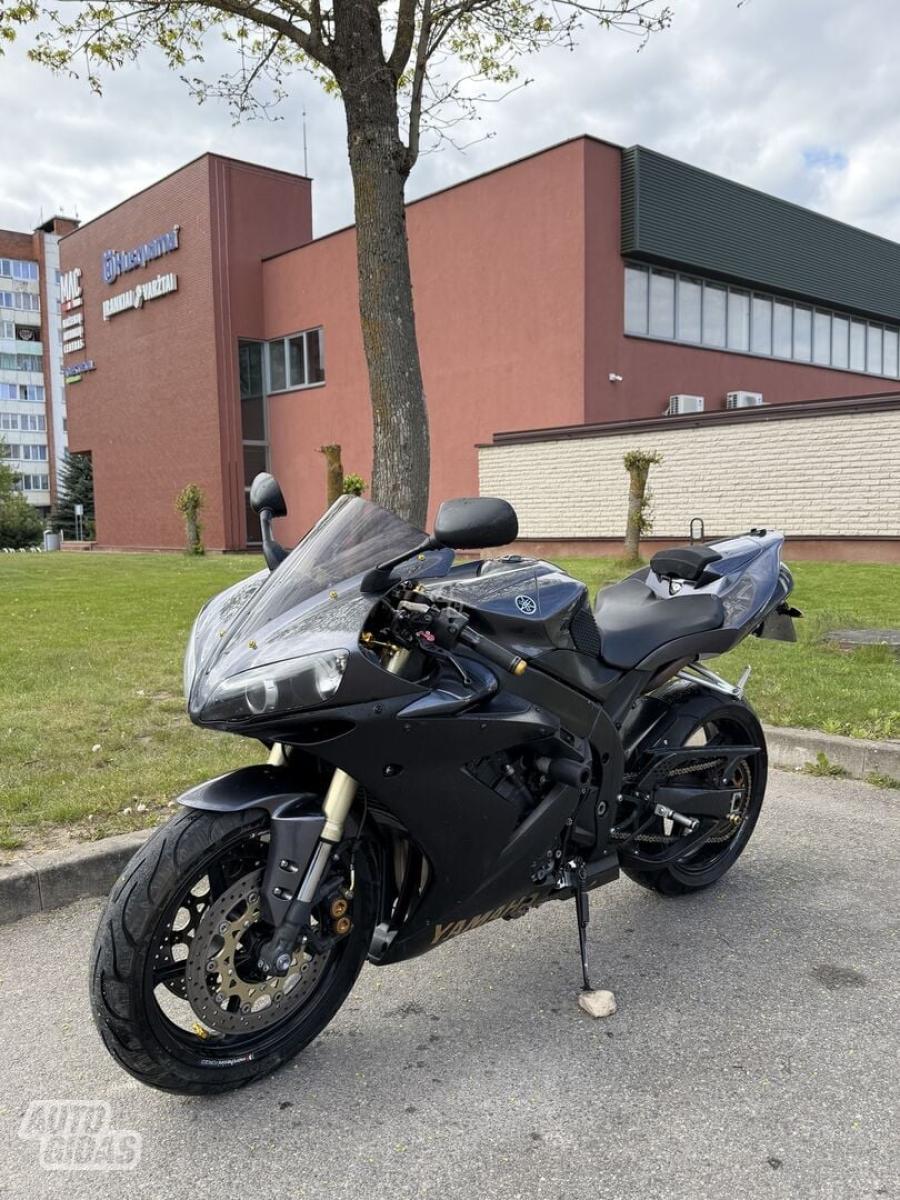 Черный Ямаха R1 2004 в Мажейкяй, объемом двигателя 1.00 л и пробегом 35 тыс. км за 4699 €, фото 8 на AUTOMOTO.COM.LV