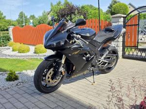 Черный Ямаха R1 2004 в Кретинга, объемом двигателя 1.00 л и пробегом 38 тыс. км за 4500 €, фото 7 на AUTOMOTO.COM.LV