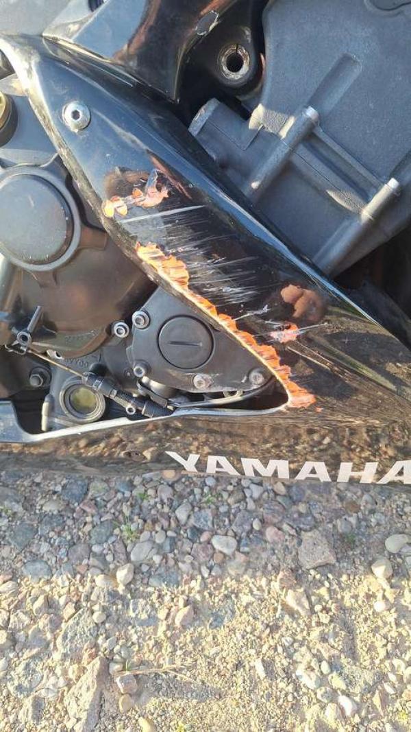 Melns Yamaha R1 2004 Viļņa, ar dzinēja tilpumu 1.00 L un nobraukumu 45 tūkst. km par 3700 €, foto 5 vietnē AUTOMOTO.COM.LV