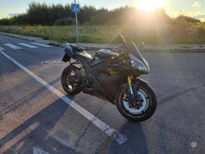 Black Yamaha R1 2006 in Vilnius, with an engine capacity of 1.00 L and mileage of 37 thousand km for 3700 €, photo  on AUTOMOTO.COM.LV