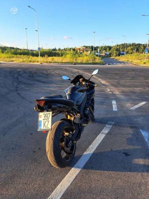 Черный Ямаха R1 2006 в Вильнюс, объемом двигателя 1.00 л и пробегом 37 тыс. км за 3700 €, фото 4 на AUTOMOTO.COM.LV