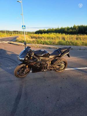 Черный Ямаха R1 2006 в Вильнюс, объемом двигателя 1.00 л и пробегом 37 тыс. км за 3700 €, фото 9 на AUTOMOTO.COM.LV