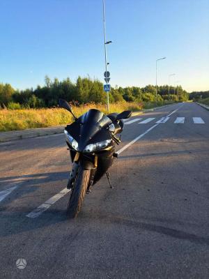 Черный Ямаха R1 2006 в Вильнюс, объемом двигателя 1.00 л и пробегом 37 тыс. км за 3700 €, фото 10 на AUTOMOTO.COM.LV