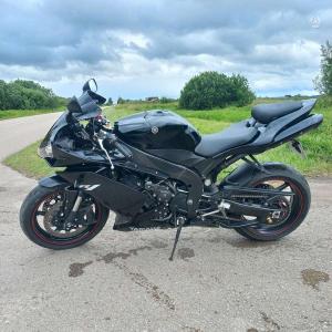 Black Yamaha R1 2007 in Silute, with an engine capacity of 1.00 L and mileage of 25 thousand km for 5600 €, photo 8 on AUTOMOTO.COM.LV