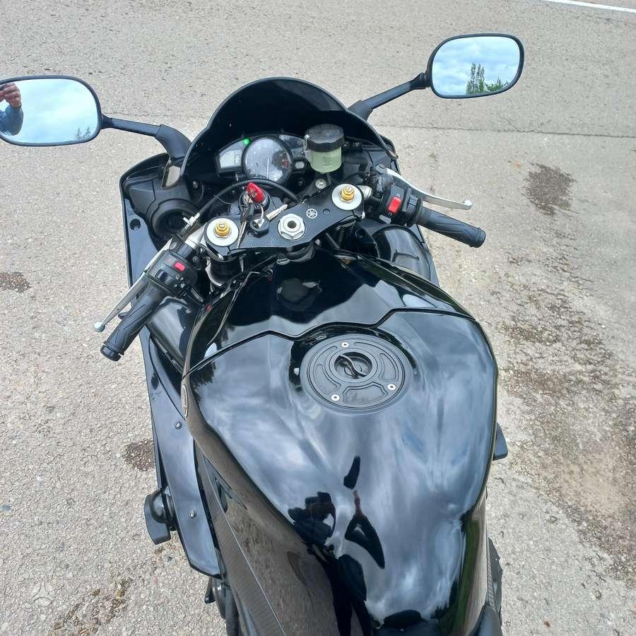 Black Yamaha R1 2007 in Silute, with an engine capacity of 1.00 L and mileage of 25 thousand km for 5600 €, photo 10 on AUTOMOTO.COM.LV