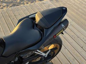 Black Yamaha R1 2009 in Riga, with an engine capacity of 1.00 L and mileage of 43 thousand km for 7700 €, photo 14 on AUTOMOTO.COM.LV