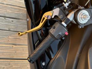 Black Yamaha R1 2009 in Riga, with an engine capacity of 1.00 L and mileage of 43 thousand km for 7700 €, photo 18 on AUTOMOTO.COM.LV