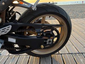 Black Yamaha R1 2009 in Riga, with an engine capacity of 1.00 L and mileage of 43 thousand km for 7700 €, photo 20 on AUTOMOTO.COM.LV