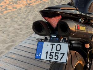 Black Yamaha R1 2009 in Riga, with an engine capacity of 1.00 L and mileage of 43 thousand km for 7700 €, photo 30 on AUTOMOTO.COM.LV
