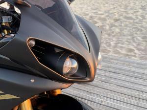 Black Yamaha R1 2009 in Riga, with an engine capacity of 1.00 L and mileage of 43 thousand km for 7700 €, photo 47 on AUTOMOTO.COM.LV