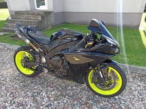 Black Yamaha R1 2014 in Druskininkai, with an engine capacity of 1.00 L and mileage of 19 thousand km for 8600 €, photo  on AUTOMOTO.COM.LV