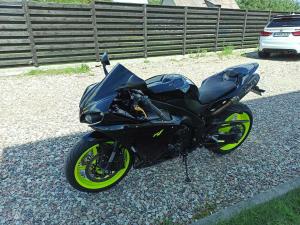 Black Yamaha R1 2014 in Druskininkai, with an engine capacity of 1.00 L and mileage of 19 thousand km for 8600 €, photo 5 on AUTOMOTO.COM.LV