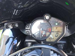 Black Yamaha R1 2014 in Druskininkai, with an engine capacity of 1.00 L and mileage of 19 thousand km for 8600 €, photo 9 on AUTOMOTO.COM.LV