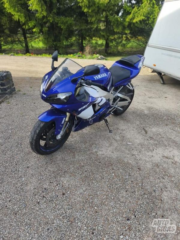 Zils Yamaha R1 2001 Pasvalys, ar dzinēja tilpumu 1.00 L un nobraukumu 0 tūkst. km par 2450 €, foto 1 vietnē AUTOMOTO.COM.LV