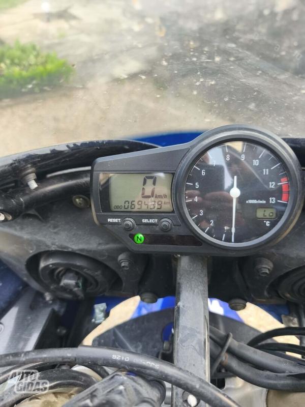 Zils Yamaha R1 2001 Pasvalys, ar dzinēja tilpumu 1.00 L un nobraukumu 0 tūkst. km par 2450 €, foto 6 vietnē AUTOMOTO.COM.LV