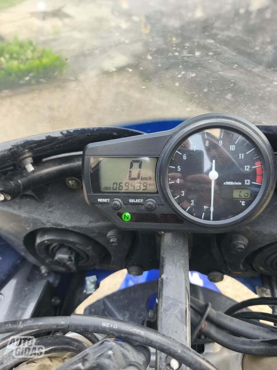 Синий Ямаха R1 2001 в Пасвалис, объемом двигателя 1.00 л и пробегом 0 тыс. км за 2450 €, фото 7 на AUTOMOTO.COM.LV
